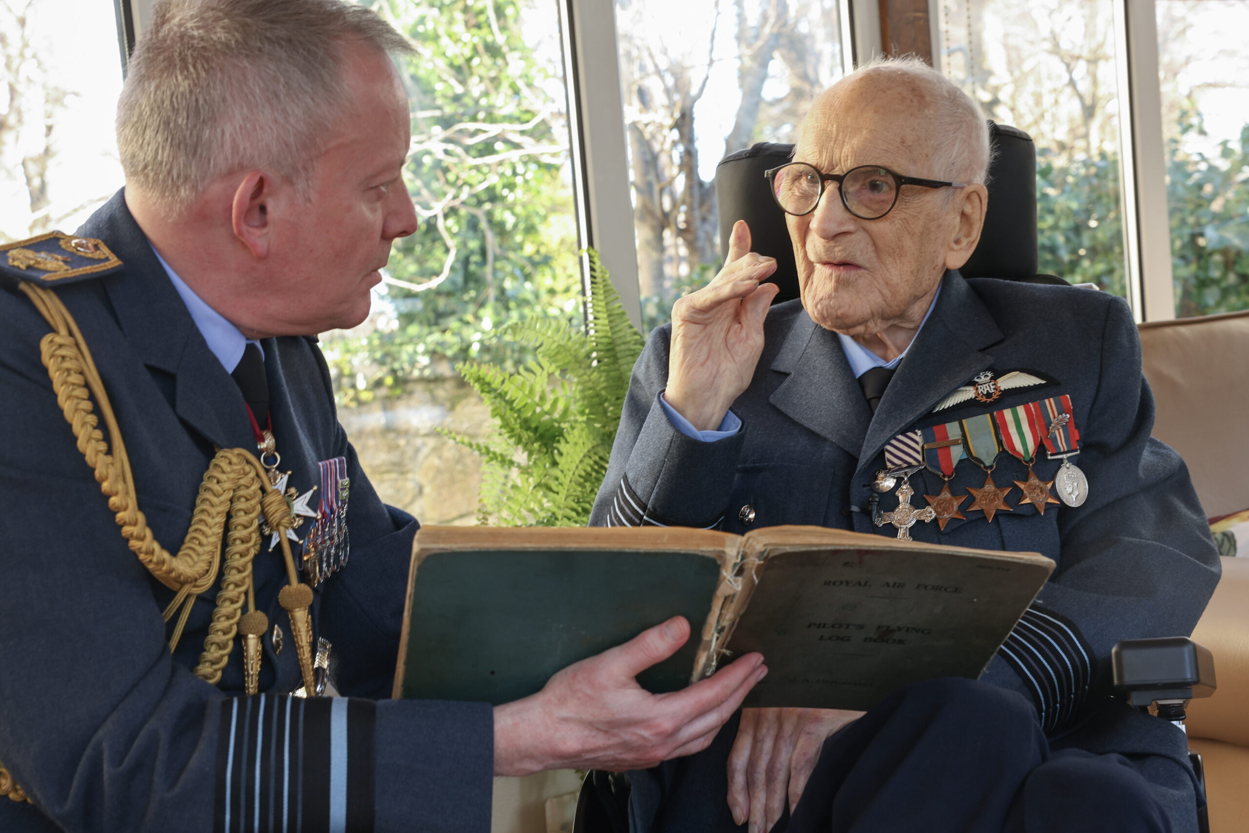 The last surviving Battle of Britain Pilot passes away – Albuquerque ...